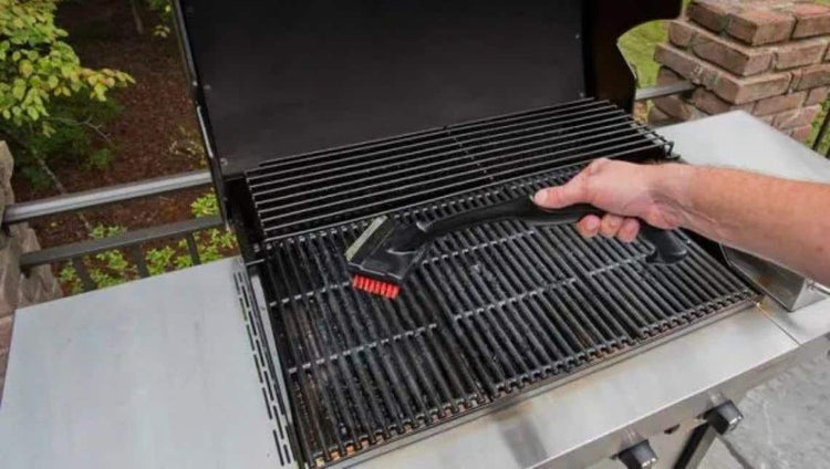 How To Oil Your Grill Grates